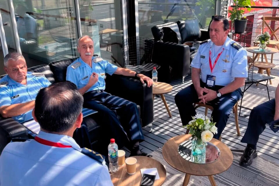 Valverde participa de FIDAE 2026 representando a la FAA